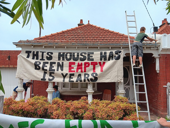 Australia: Empty homes occupied in response to housing crisis - Freedom ...